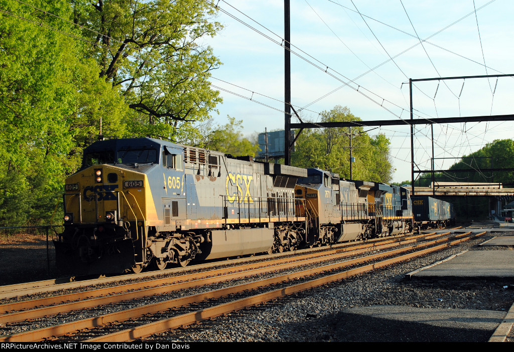 CSX AC60CW 605 leads Q034-30